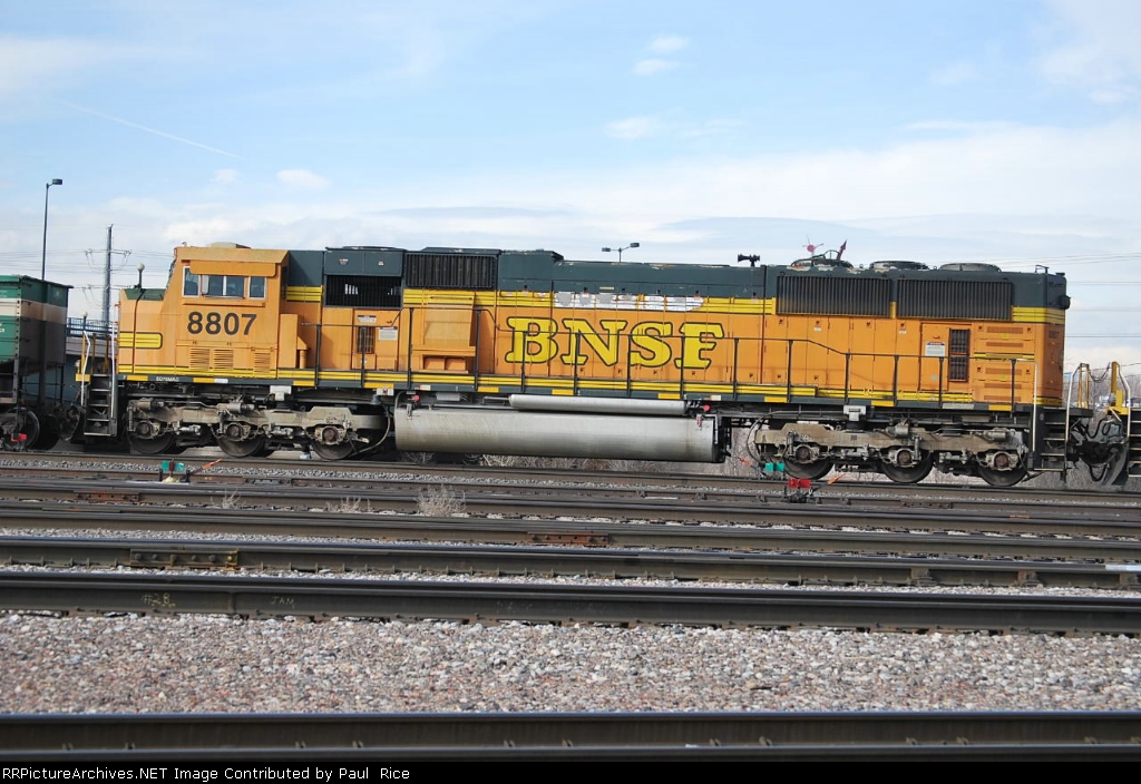 BNSF 8807